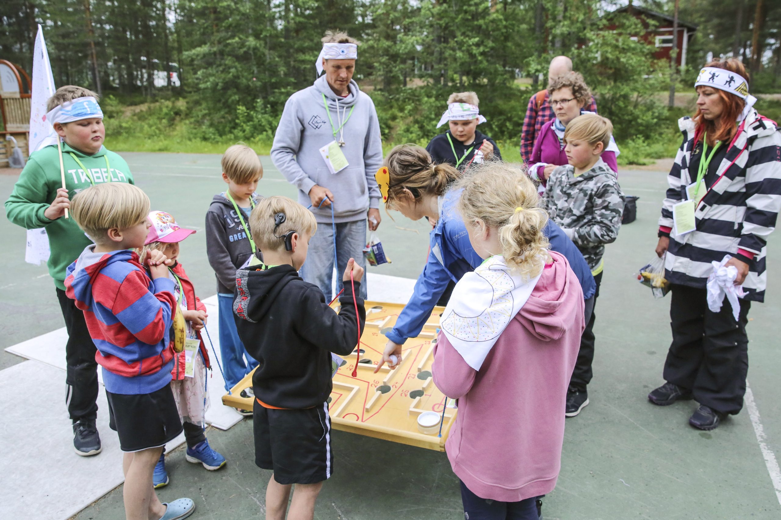 Keskivaikeasti kuulovammaisten lasten perheet - vertaisperhekurssi · KLVL